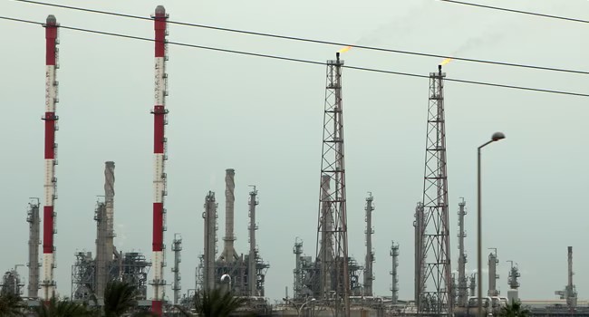 Fire breaks out in Kuwait’s largest oil refinery - TheConclaveNg